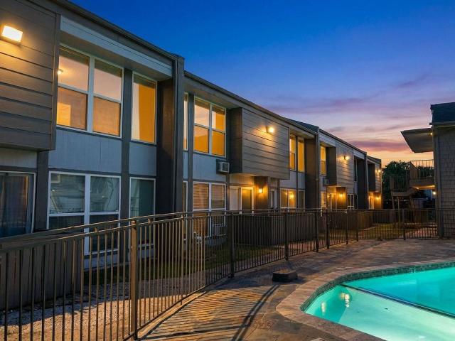 Leaf Hollow Apartments & Townhomes 2 Bedroom Apartment for Rent at 1760 Campbell Rd, Houston, TX 77080 Spring Branch Central