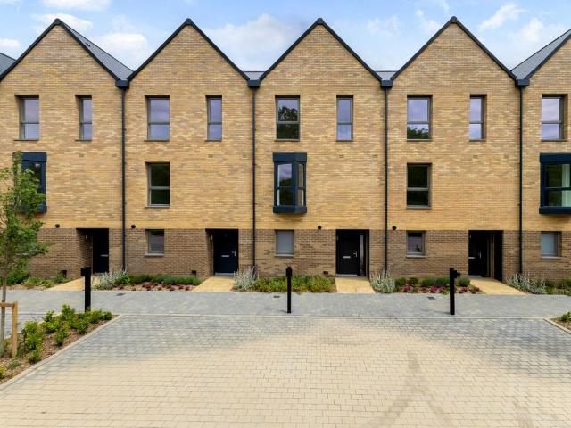 Leaf Living at Beckley Place, Oxford. 4 bed terraced house to rent £2,850 pcm £658 pw