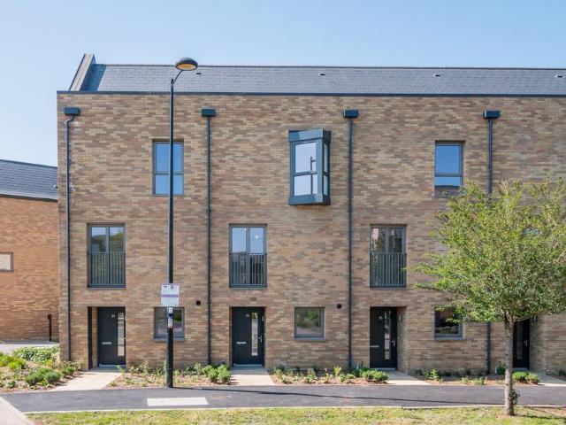 Leaf Living at Beckley Place, Oxford. 3 bed terraced house to rent £2,685 pcm £620 pw