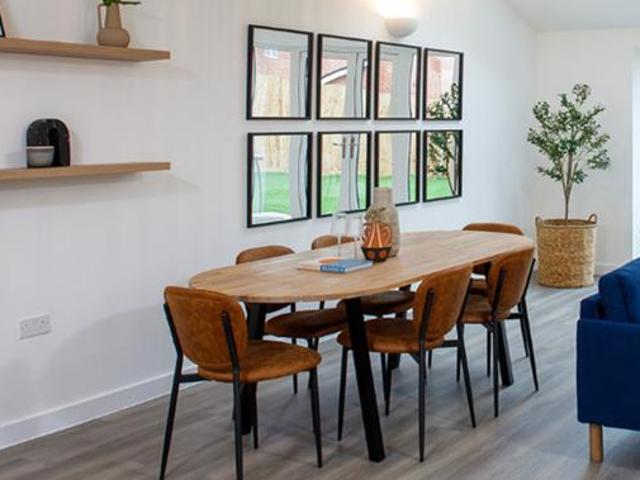 Leaf Living At Beckley Place, Oxford, 3 Bedroom Terraced