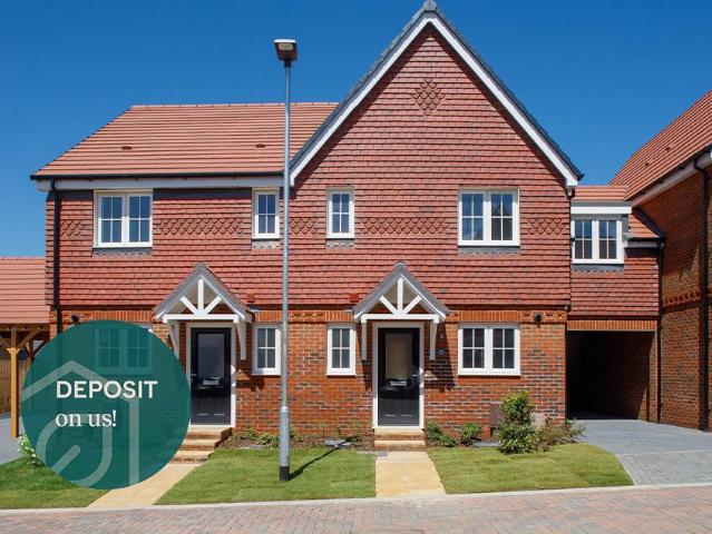 Leaf Living at Fontwell Meadows, BN18 3 bed semi detached house to rent £1,725 pcm £398 pw
