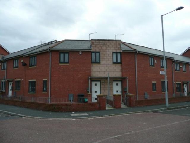 Leaf Street, Hulme, Manchester, M15 5LE 3 bed terraced house to rent £1,875 pcm £433 pw