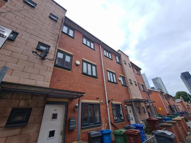 Leaf Street, Hulme, Manchester, M15 5LE 4 bed townhouse to rent £2,550 pcm £588 pw