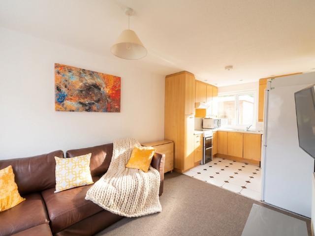 Leahurst Crescent 4 bed, Harborne B17 4 bed house to rent £1,842 pcm £425 pw