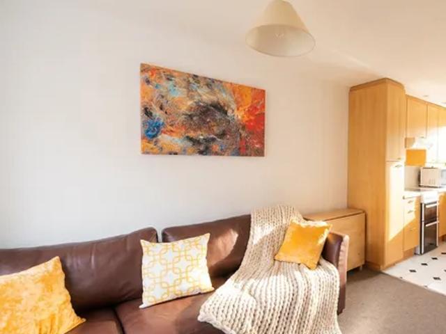 Leahurst Crescent, Metchley, B17 0NQ, United Kingdom | 5 bed house for rent #162170630 | Rentberry