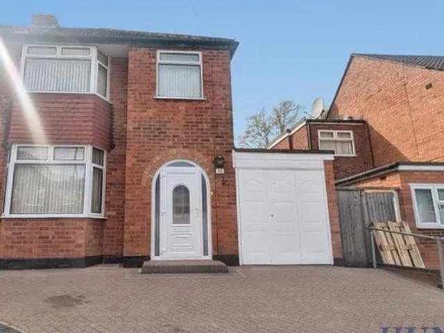 Leam Crescent, Ulverley Green, B92 8PB, United Kingdom | 3 bed duplex for rent #166932227 | Rentberry
