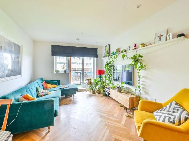 Leamore Court, Bethnal Green, London E2, 2 bed flat to rent, £3,500 pcm | PrimeLocation