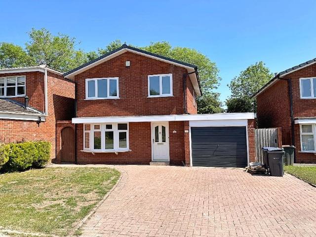 Leander Gardens, Kings Heath, B14 4 bed detached house to rent £1,900 pcm £438 pw