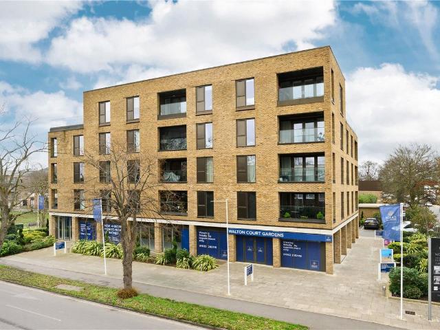 Leaping Birds Rise, Walton On Thames, Surrey KT12, 3 bed flat to rent, £2,950 pcm | PrimeLocation