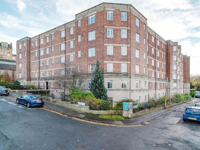 Learmonth Court, Edinburgh 2 bed apartment to rent £1,450 pcm £335 pw