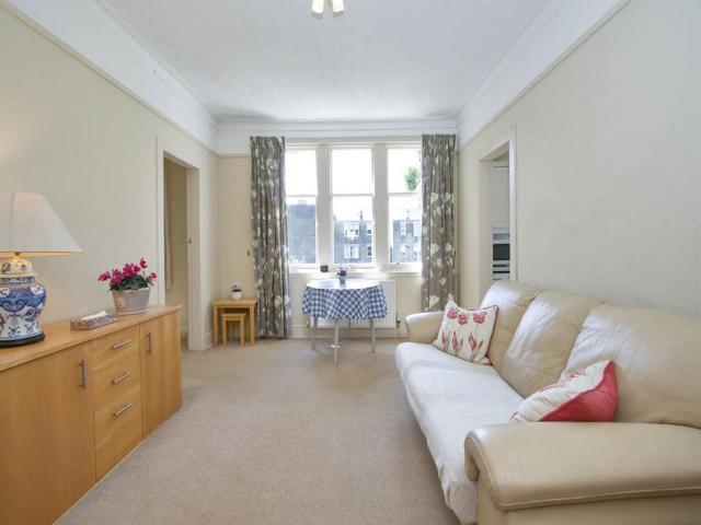Learmonth Grove, Comely Bank, Edinburgh 3 bed flat to rent £1,750 pcm £404 pw
