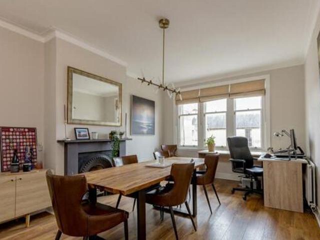 Learmonth Park, Edinburgh, 2 Bedroom Apartment