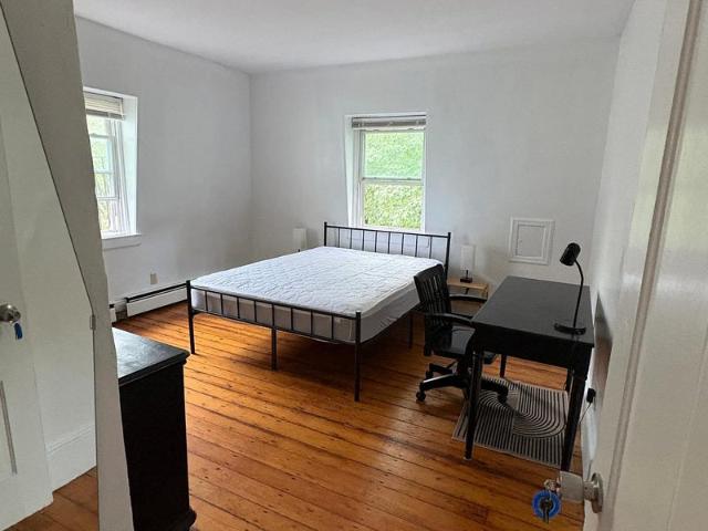 Lease Takeover 1 Room in Fox Point