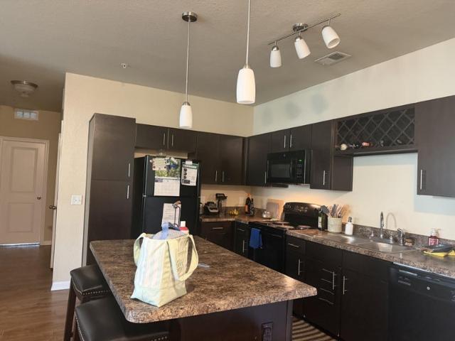 Lease takeover available