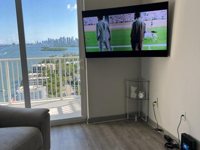 Lease Takeover – Beautiful Waterfront Apartment