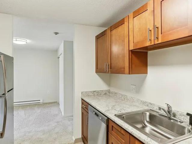 LEASE TAKEOVER IN LUXURY 2BD APT SHREWSBURY,MA