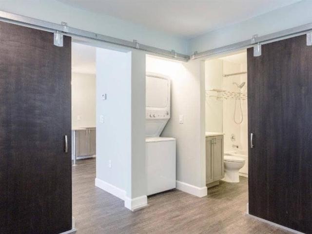 LEASE TAKEOVER NEAR AIRPORT & DT