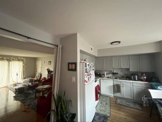 Lease transfer. No security money