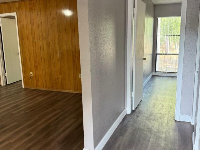 LEASE NOW AND ENJOY 50% OFF 2ND MONTH! Location is key! 876 SF Unit 2 bd/ 1 ba near UF Brandywine Condos