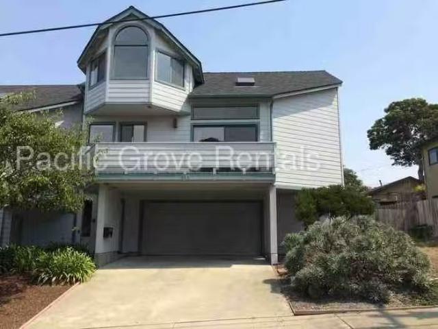 LEASE PENDING Two Bedroom Duplex with Ocean View 311 4th St.