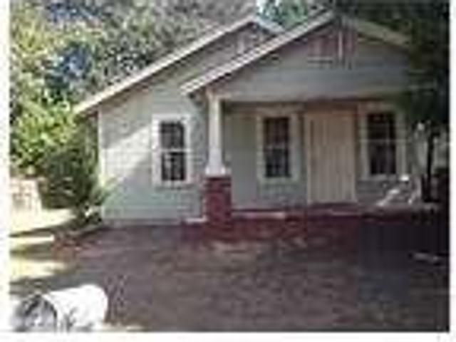 Lease Spacious 3+1. Approx 1,200 sf of Living Space!