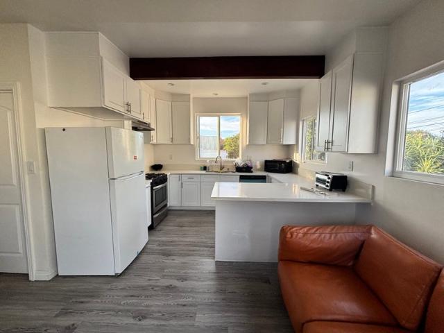 Leasing 1bed in a 2bed apartment