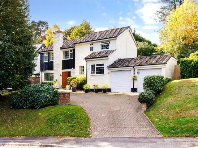 Lebanon Drive, Cobham, Surrey, KT11 4 bed detached house to rent £4,250 pcm £981 pw