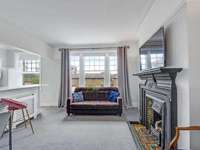 Lebanon Park Mansions, Richmond Road, Twickenham TW1, 3 bed flat to rent, £2,700 pcm | PrimeLocation