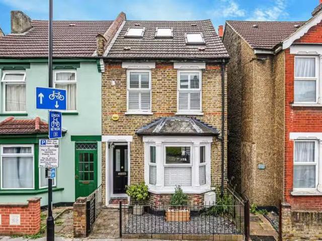 Lebanon Road, East Croydon, CR0 6UU 4 bed semi detached house.