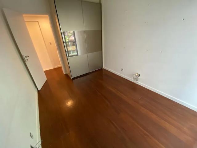 Leblon quadríssima nobre 220 m² 3 qts 2 stes 2 vgs varandão reformadíssimo