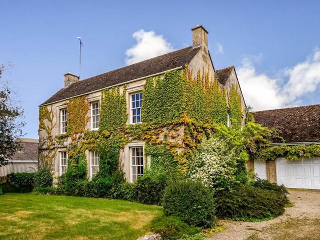 Leckhampton GL53 0QJ 5 bed detached house to rent £3,750 pcm £865 pw