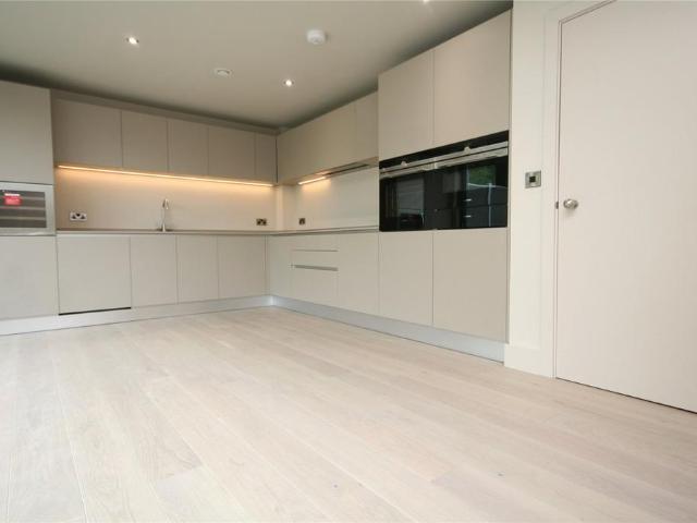 Leckhampton Rise, Cheltenham, GL53 5 bed detached house to rent £3,250 pcm £750 pw