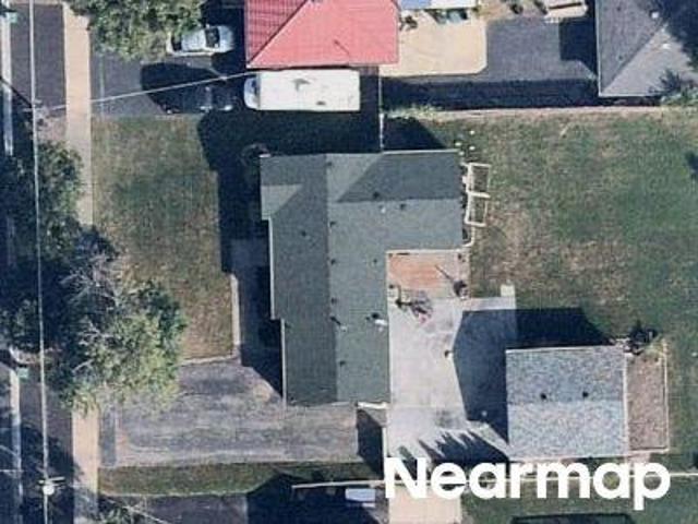 Leclaire Ave