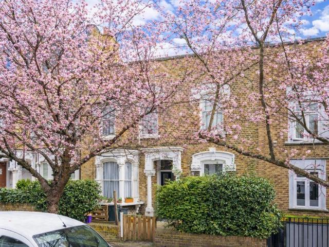 Leconfield Road, London N5, Studio to rent, £1,495 pcm | PrimeLocation