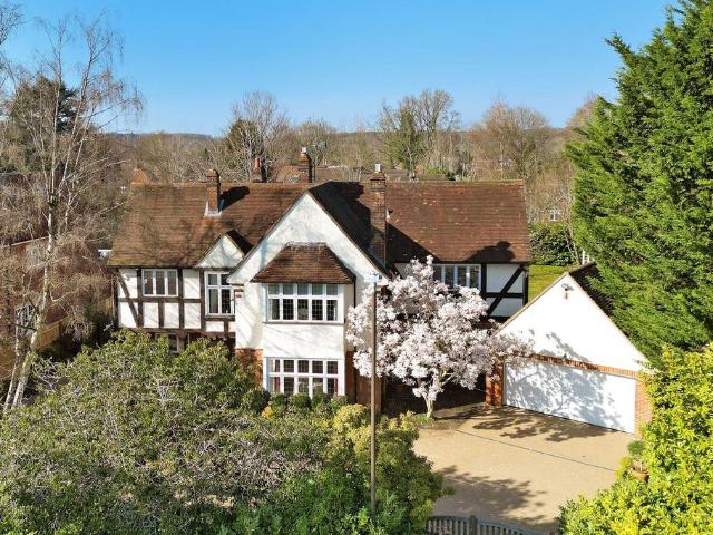 Ledborough Lane, Beaconsfield, HP9 5 bed detached house to rent £6,200 pcm £1,431 pw