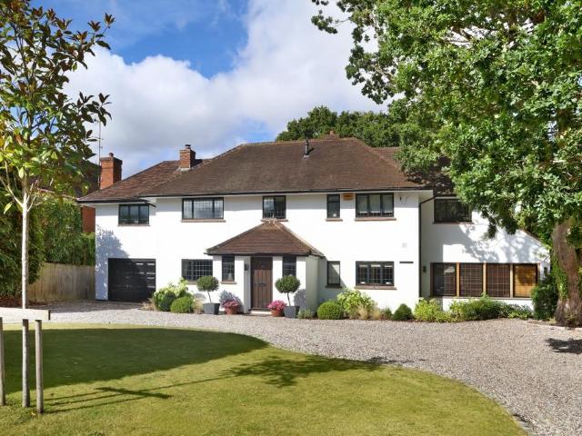 Ledborough Wood Beaconsfield HP9 5 bed detached house to rent £7,750 pcm £1,788 pw