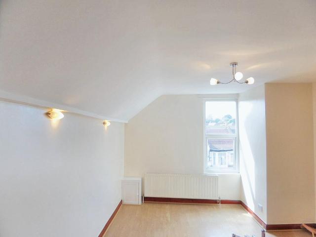 Ledbury Place, Croydon CR0 2 bed flat to rent £1,600 pcm £369 pw