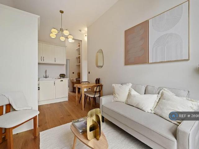 Ledbury Road, London, W11 2 bed flat to rent £3,679 pcm £849 pw