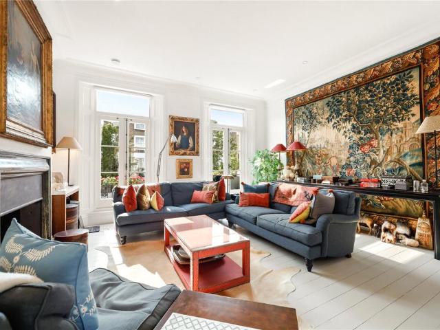 Ledbury Road, London, W11 3 bed house to rent £26,000 pcm £6,000 pw
