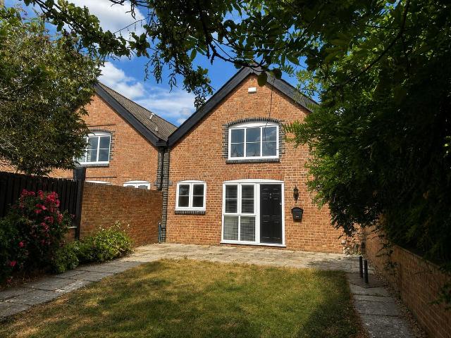 Ledburn, Leighton Buzzard LU7, 2 bed barn conversion to rent, £1,500 pcm | PrimeLocation