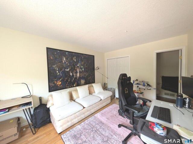 Ledgewood Dr Unit,brookfield, Home For Sale