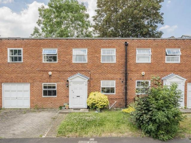 Leeward Gardens, London SW19 4 bed house to rent £4,200 pcm £969 pw