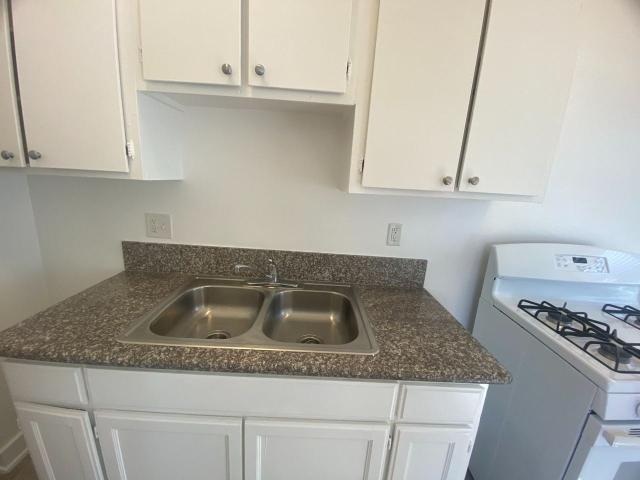 Leeward Property, LLC Studio Apartment for Rent at 2858 Leeward Ave, Los Angeles, CA 90005 MacArthur Park