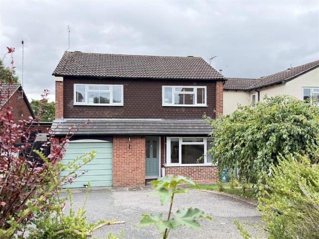 Lee Close, Warwick 4 bed house to rent £1,900 pcm £438 pw