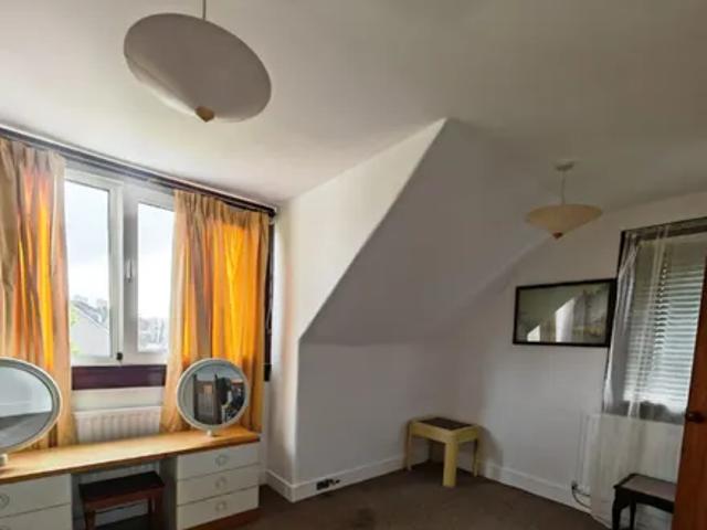 Lee Crescent, Bishopbriggs, G64 1QB, United Kingdom | Room for rent #165372703 | Rentberry