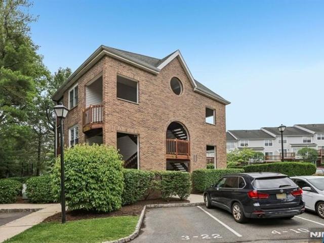 Lee Ct Unit,fort Lee, Condo For Sale