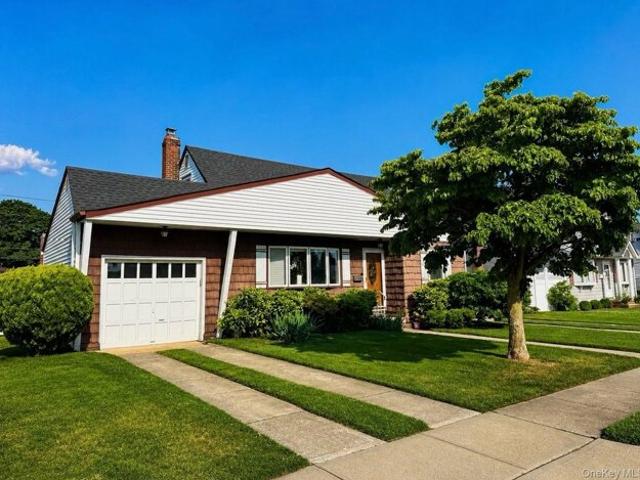 Lee Ave, Hicksville, Home For Sale