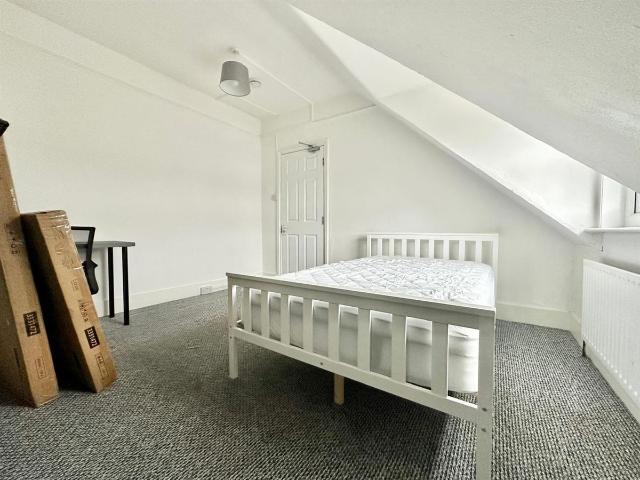 Lee High Road, Lewisham SE13, Room to rent, £800 pcm | PrimeLocation