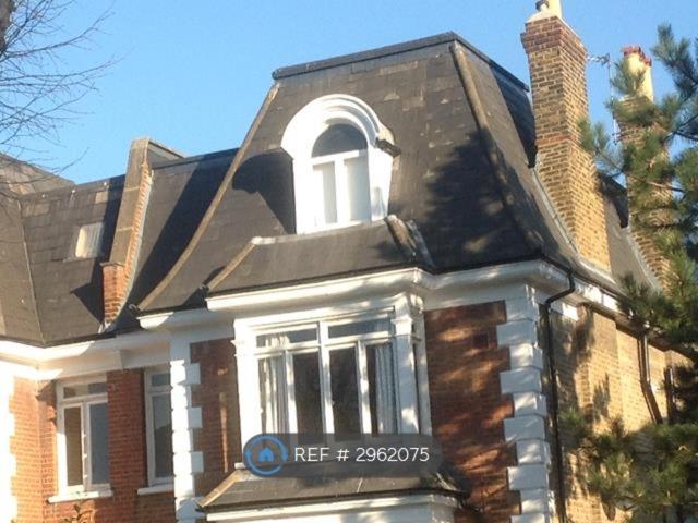 Lee, London SE12, 3 bed flat to rent, £2,600 pcm | PrimeLocation
