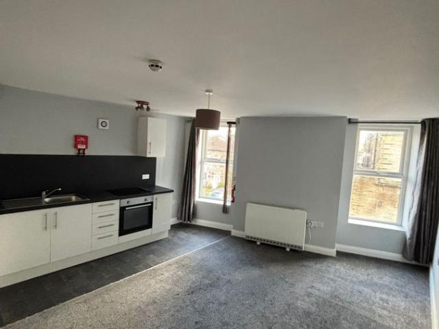 Lee Lane, Bolton BL6, Studio to rent, £500 pcm | PrimeLocation